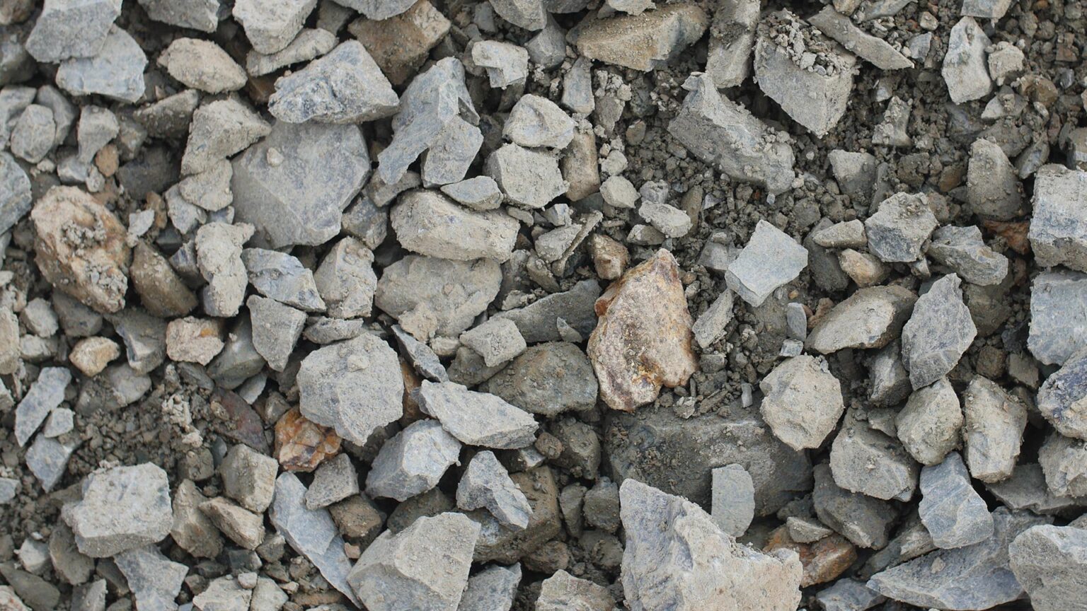 Atlas Quarries | Bulk Aggregates to build roads and commercial projects