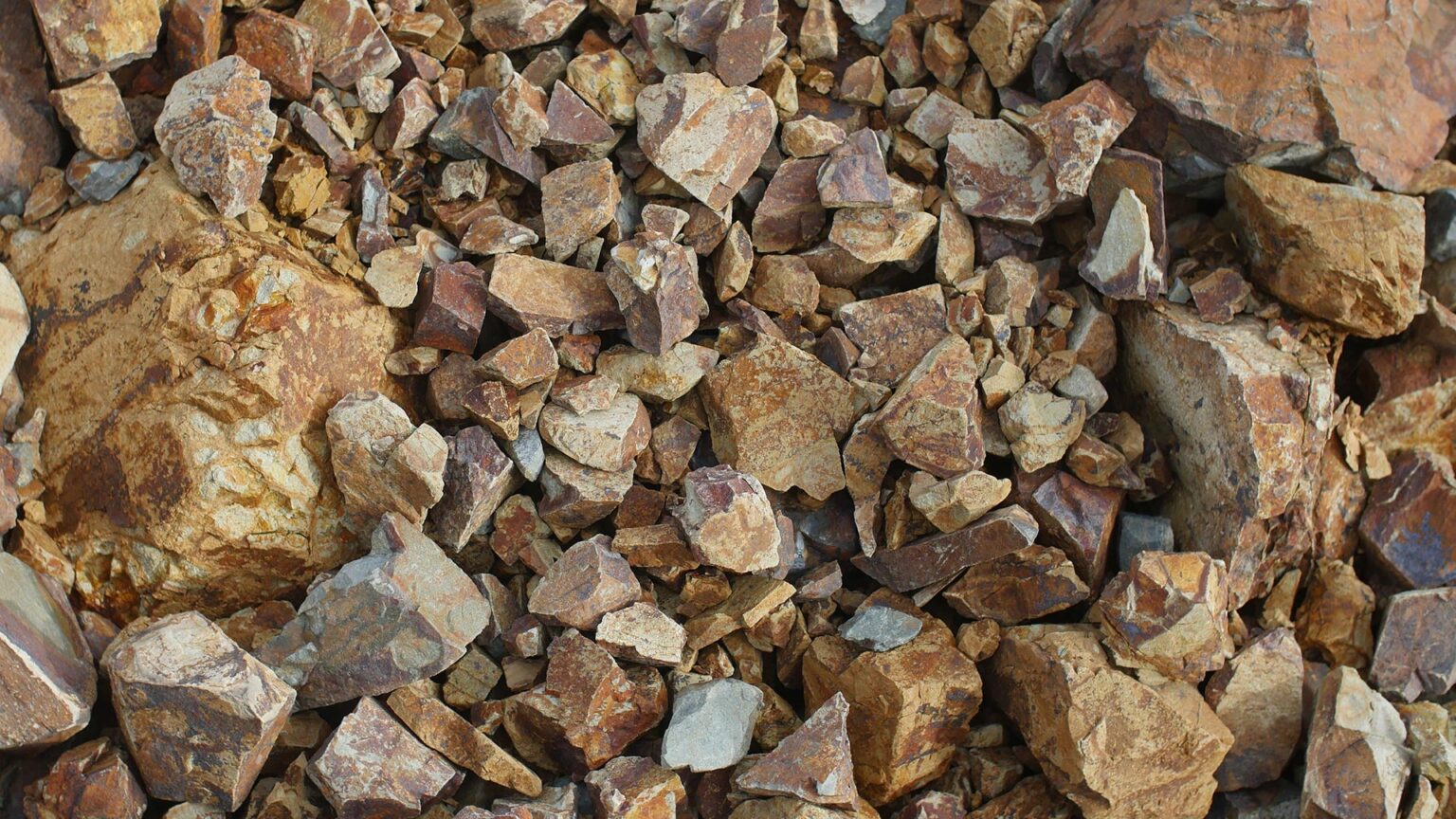 Atlas Quarries | Bulk Aggregates to build roads and commercial projects